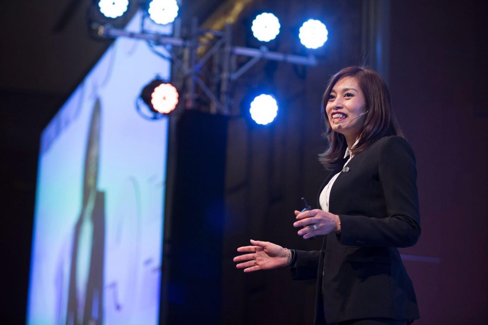 Kelly Lim - The Official Website of Kelly Lim